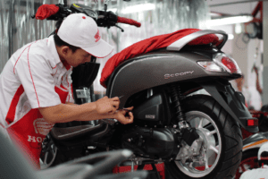 Servis Motor? Apa Saja Ya Yang Dilakukan? | Daya Auto